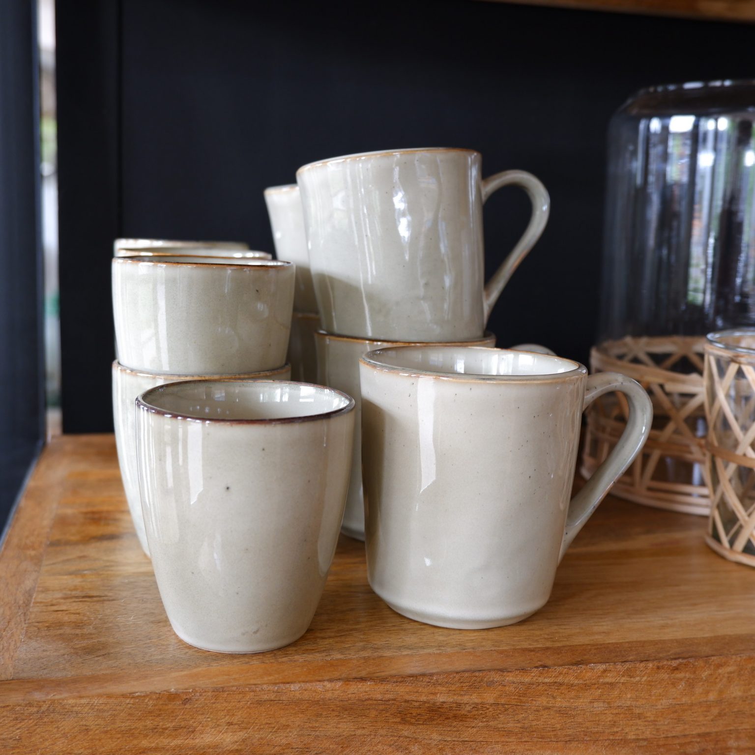 ib laursen beige mok met oor beker met oor sand dunes hoog 10.5 cm ...